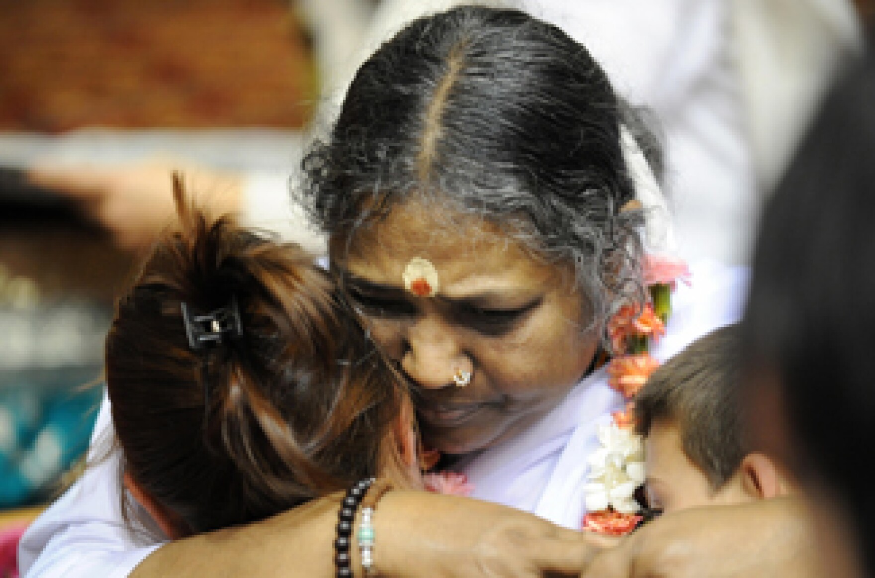 Humanitarian 'Amma' stops through LA for thousands of hugs | LAist