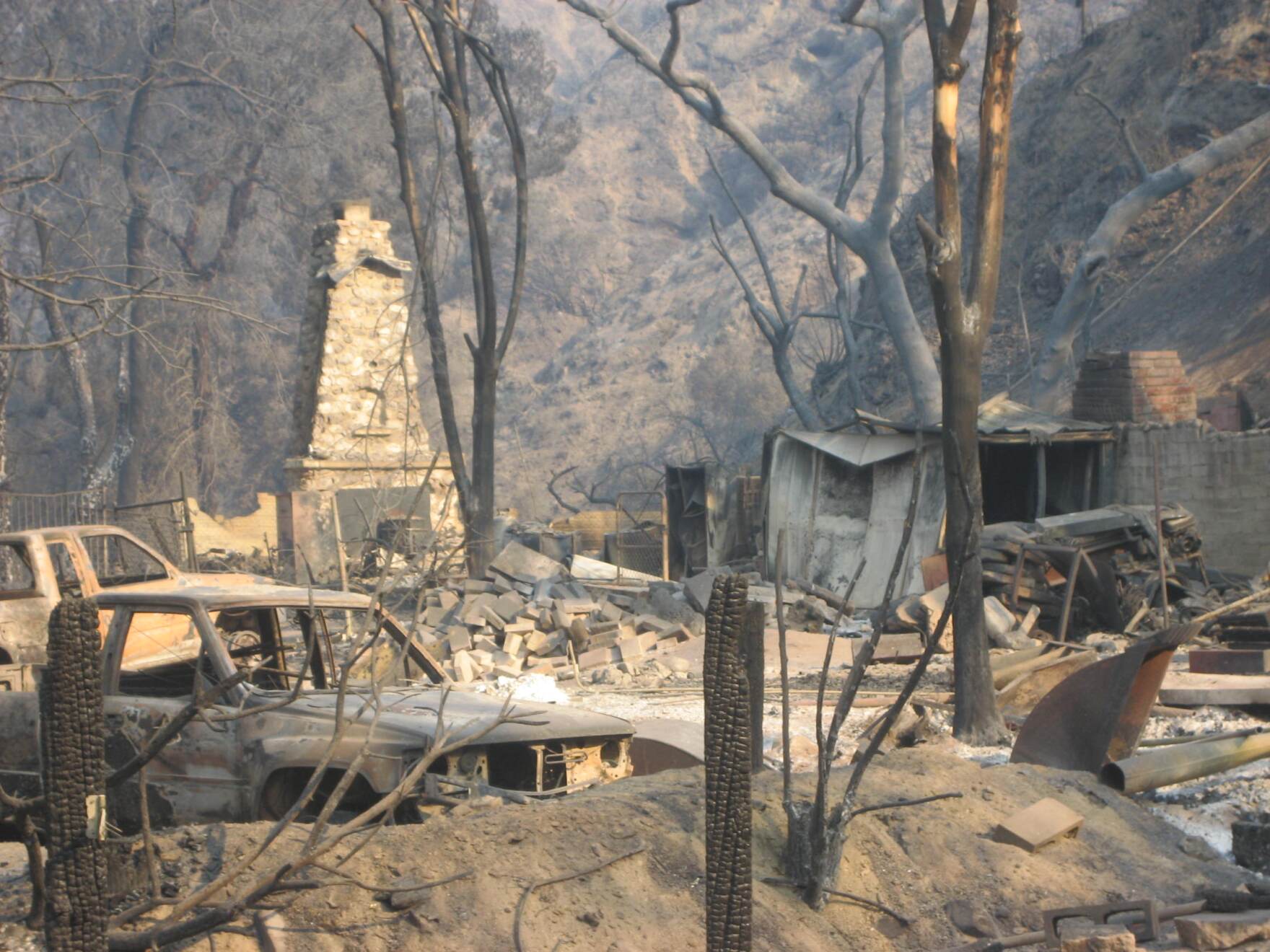 Tujunga Canyon resident confronts fire officials | LAist