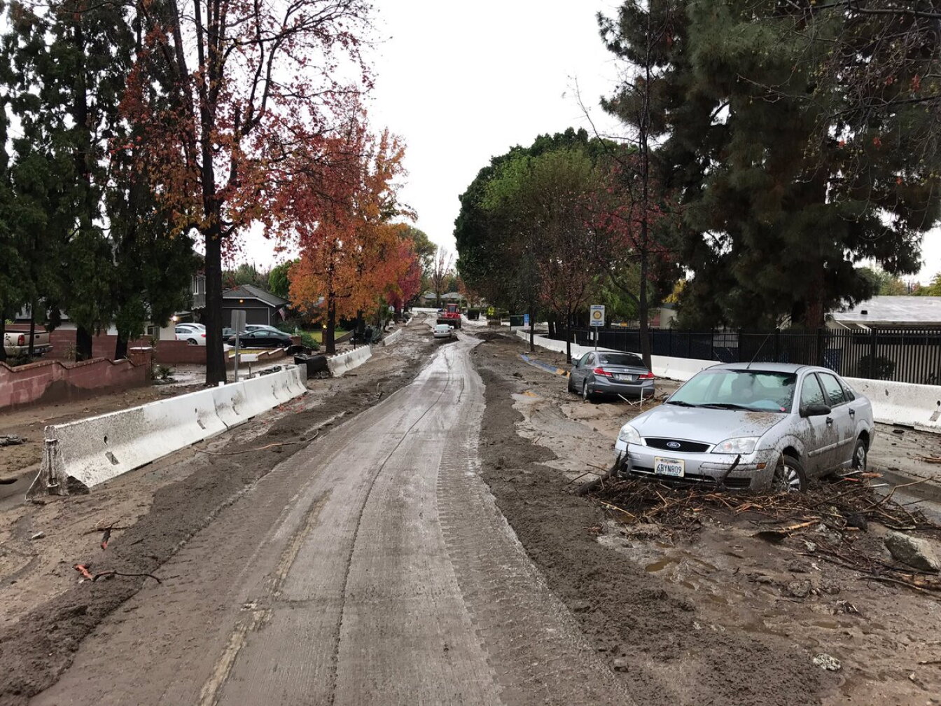 Rainstorm soaks Southern California, bringing traffic problems, mud ...