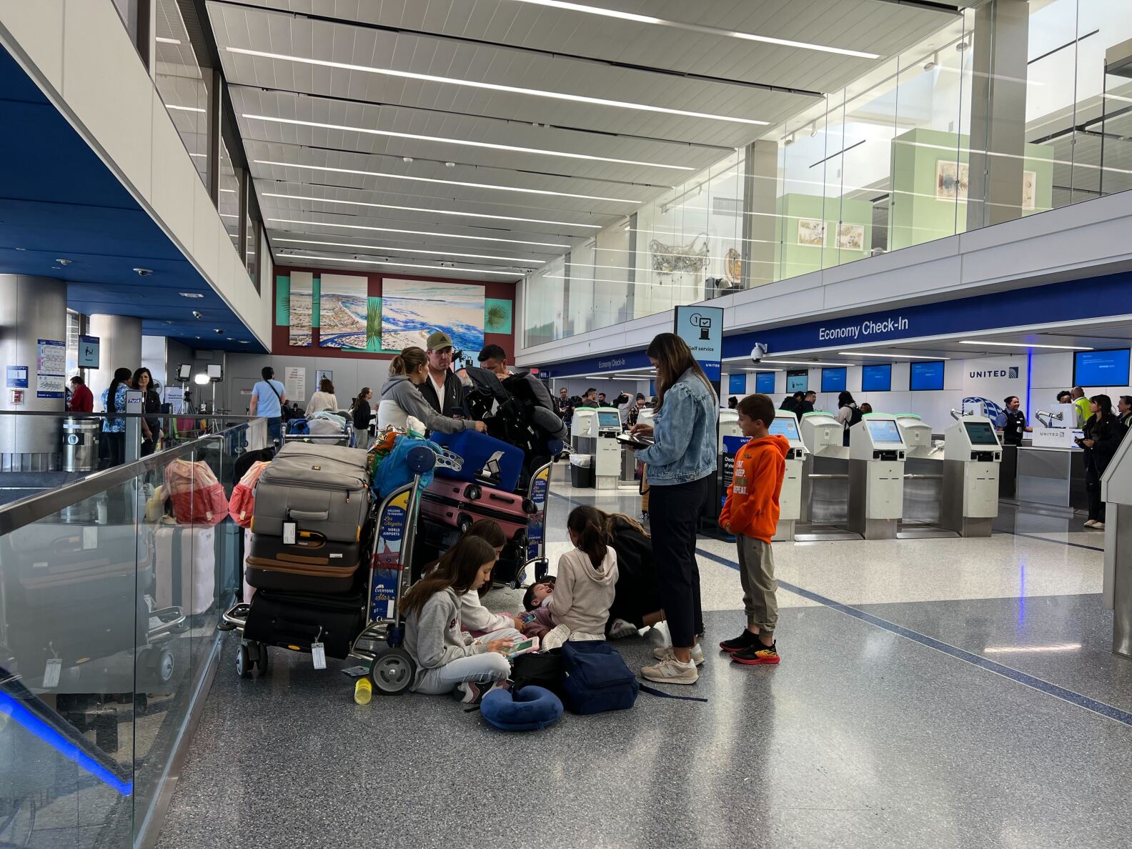 'A much better day' at LAX after delays, cancellations and chaos from ...