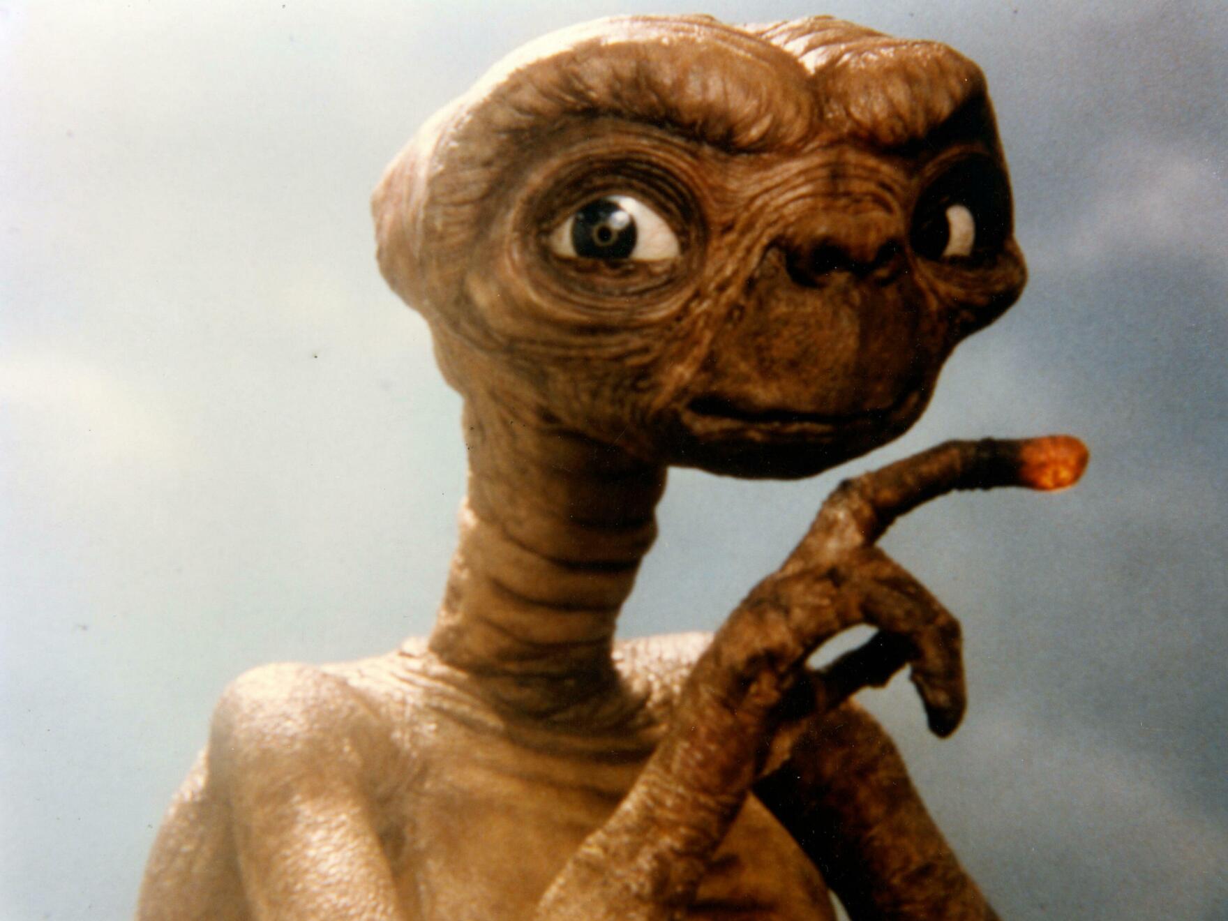 An original model of E.T. is sold at auction for $2.56 million | LAist