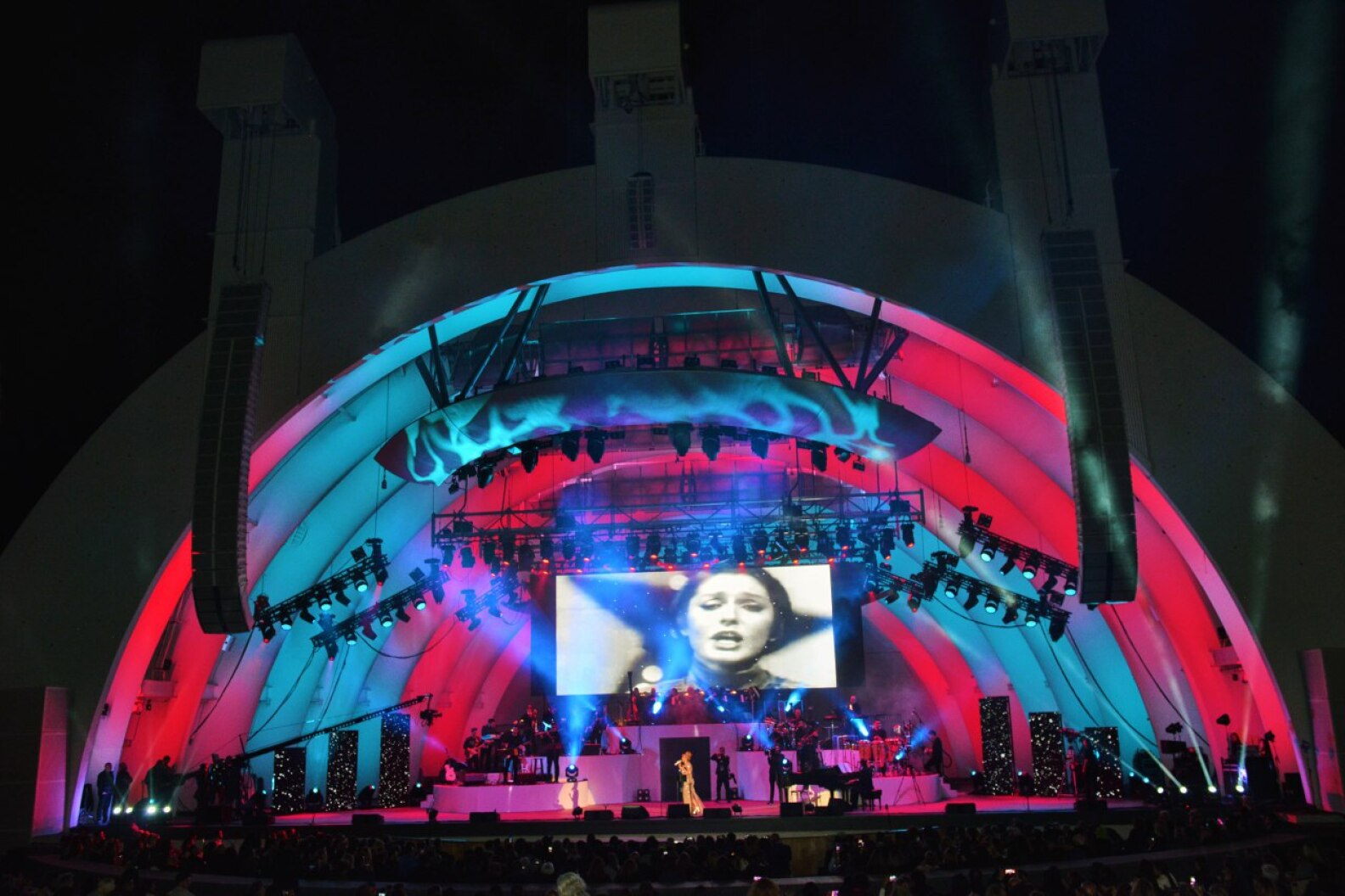 Iranian singer Googoosh performs a rare show for her devoted fans | LAist