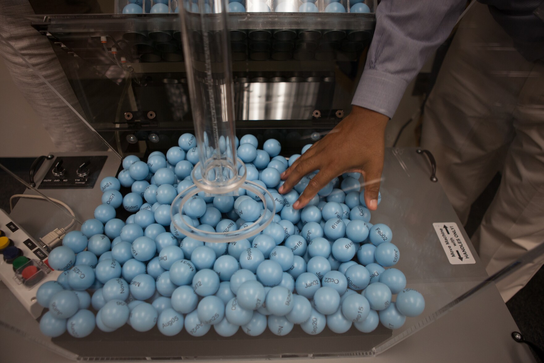 Here's how a modern military draft would work | LAist