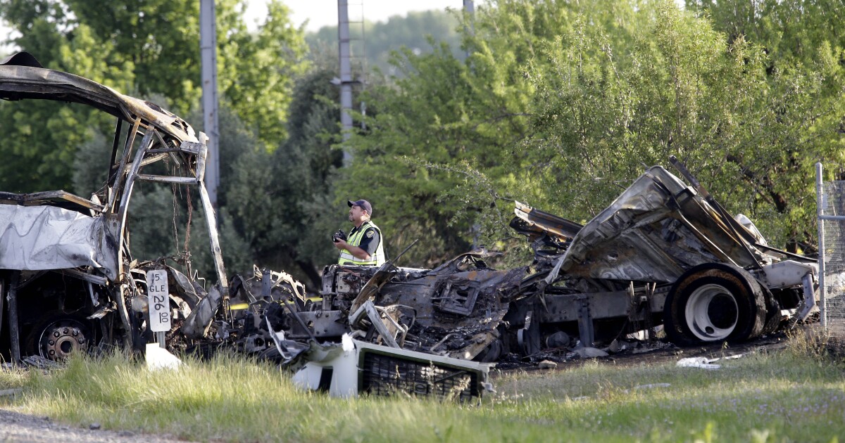 Bus crash kills 10: Low-income and first generation students affected ...