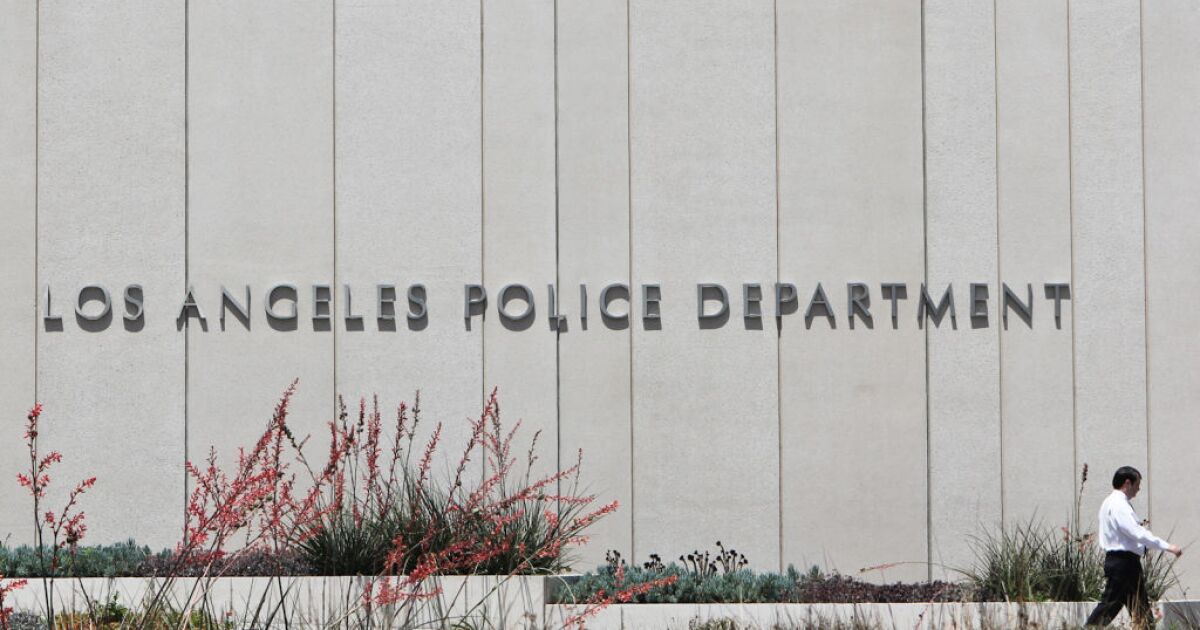 LA city controller recommends shifting 458 LAPD jobs to civilians | LAist