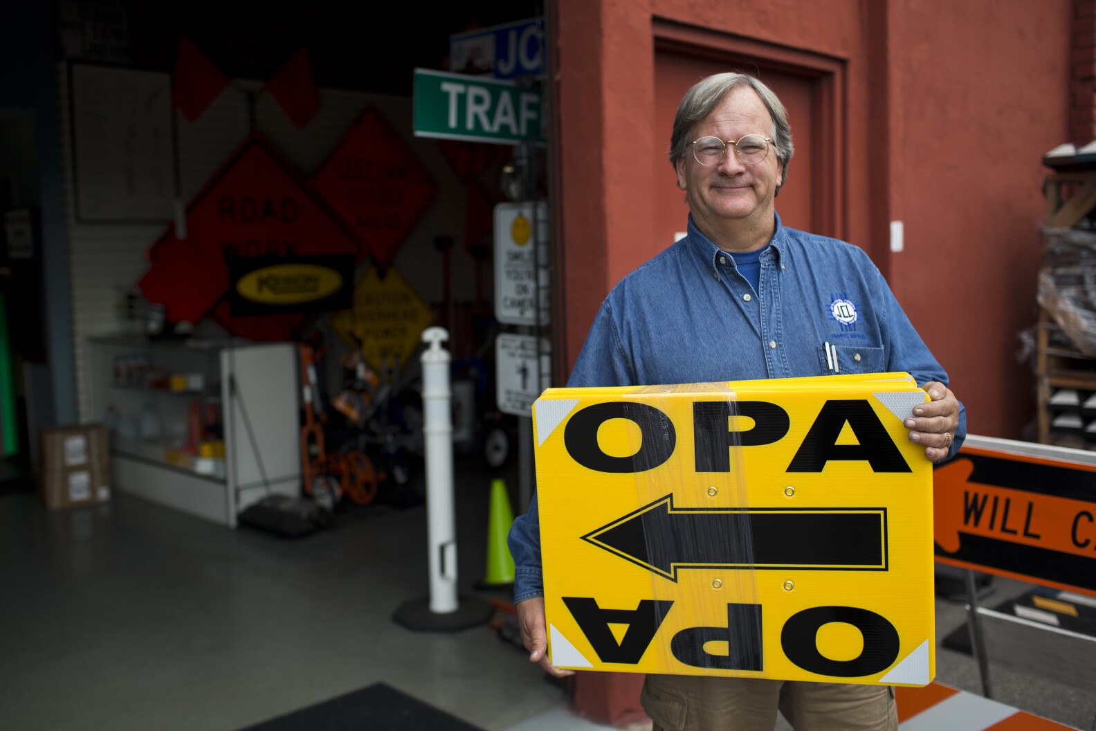 The story behind LA's mysterious yellow and black filming location ...