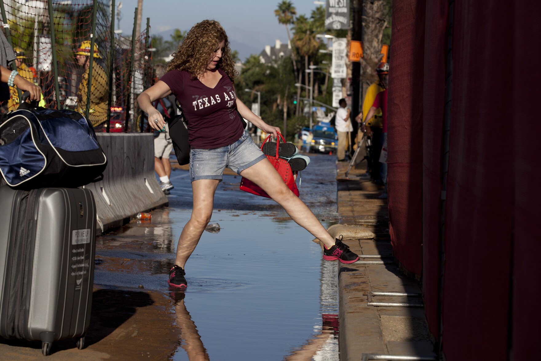 Sunset Boulevard closed following water main break | LAist