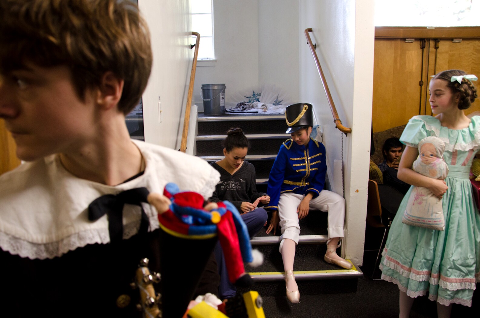 Volunteer parents: A key ingredient in Nutcracker productions (Photos) | LAist