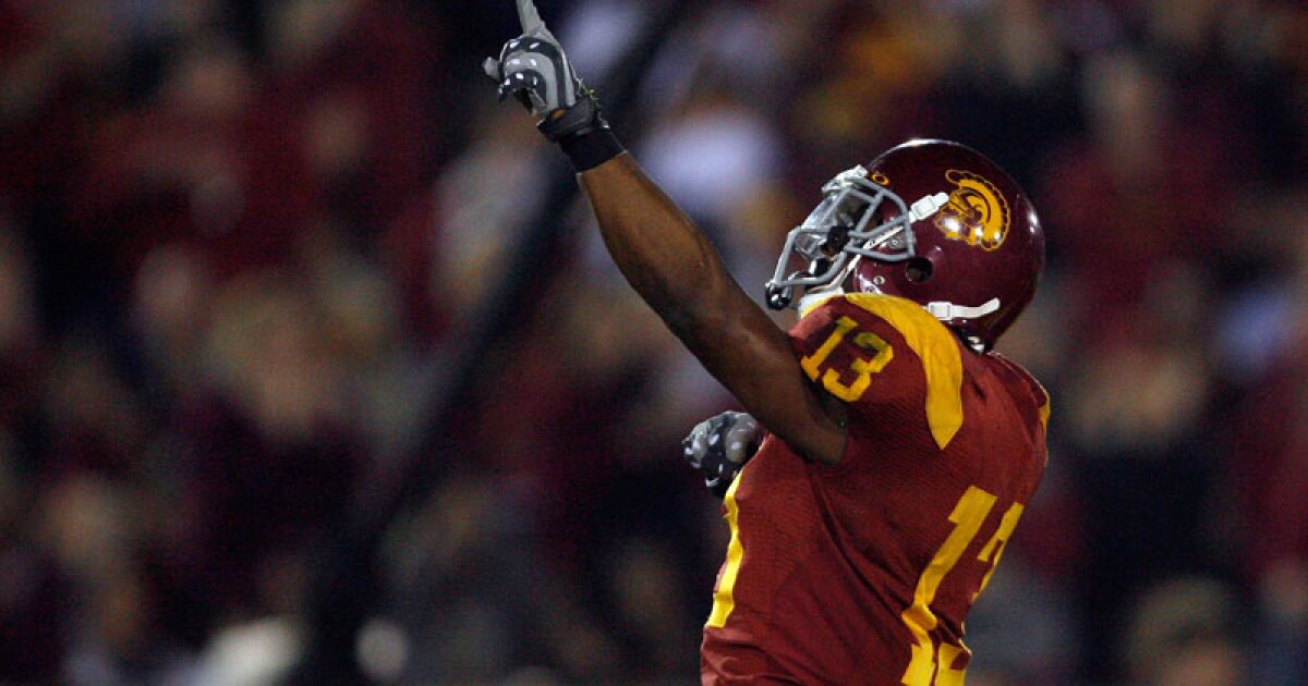 Former USC football player hurt in weightlifting mishap sues school, coach | LAist