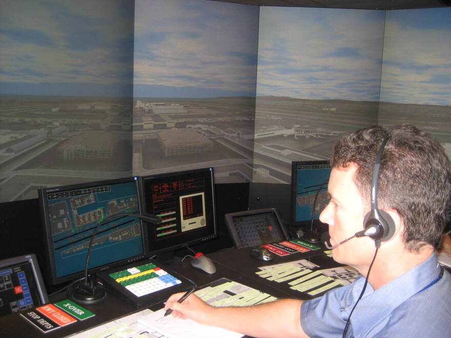 FAA manages turnover in air traffic controllers | LAist