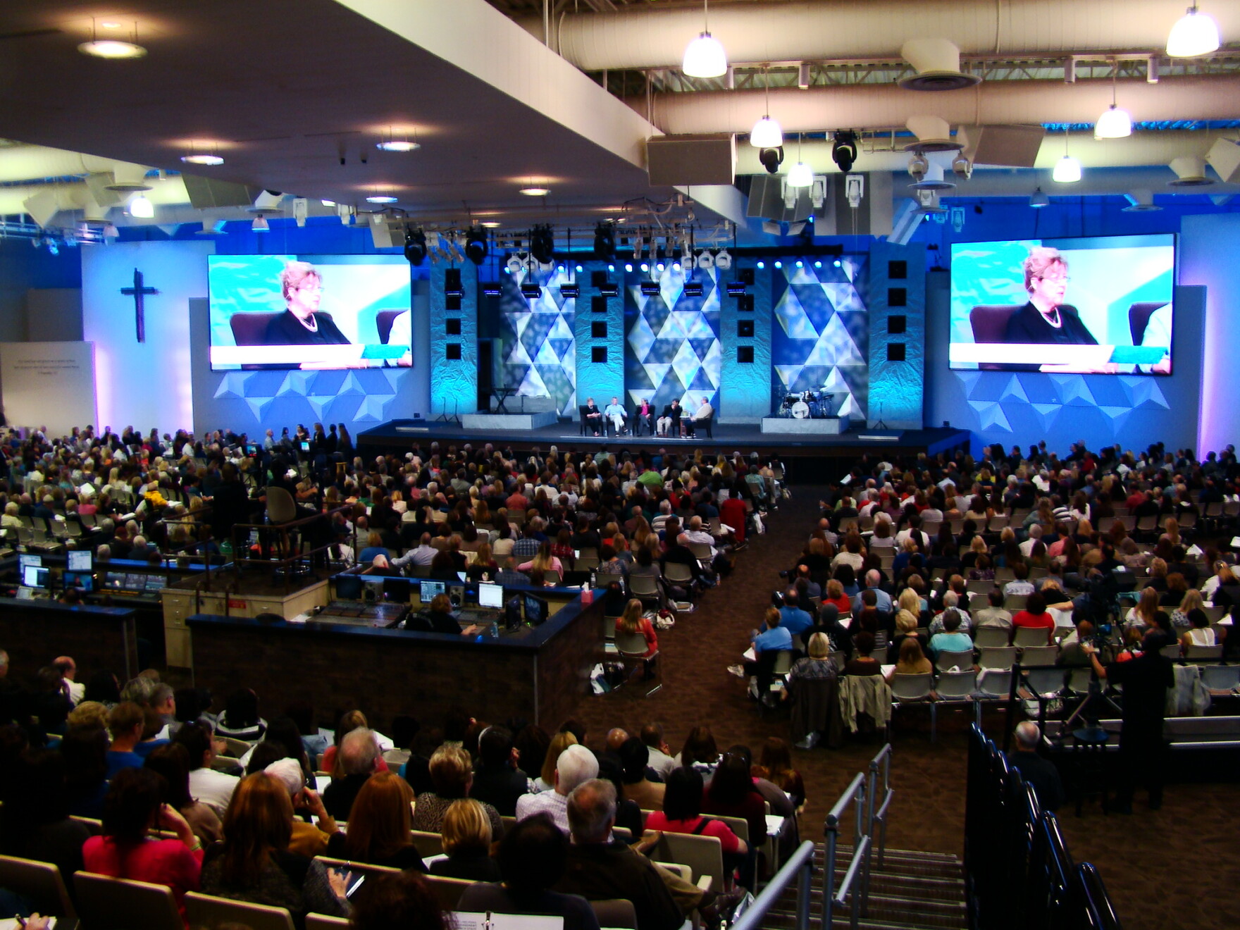 Southern Baptists Say No To Women Pastors, Uphold Expulsion Of ...
