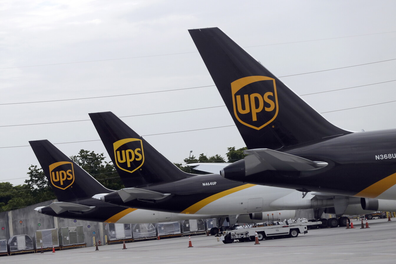 UPS, FedEx planes