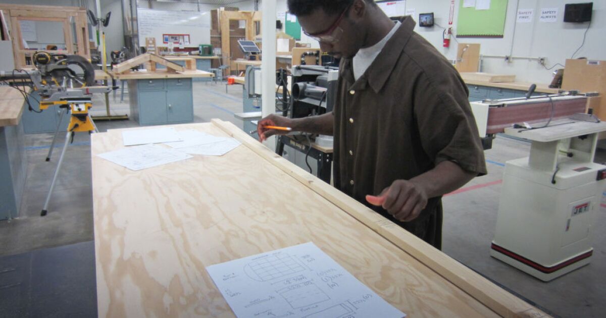 LA County's Challenger youth probation camp overcomes troubled past ...