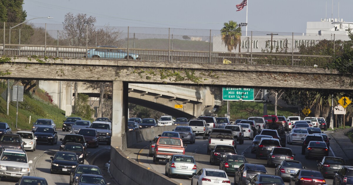 One car per green: LA on-ramp lights turn 50 | LAist