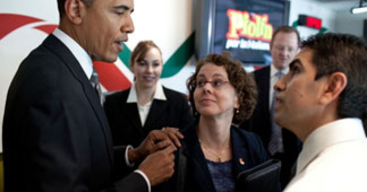 Obama appears on popular Spanish-language radio show 'Piolin' | LAist