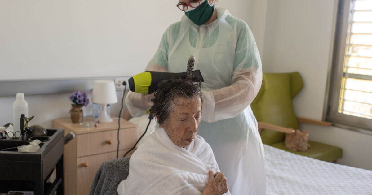 Eviction Threats, Lockdown And Loneliness In Nursing Homes Amid COVID ...