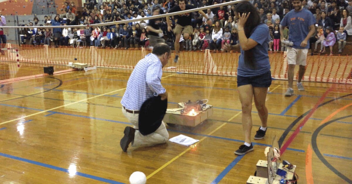 6 GIFs of robots battling in a Caltech soccer competition — and 1 ...