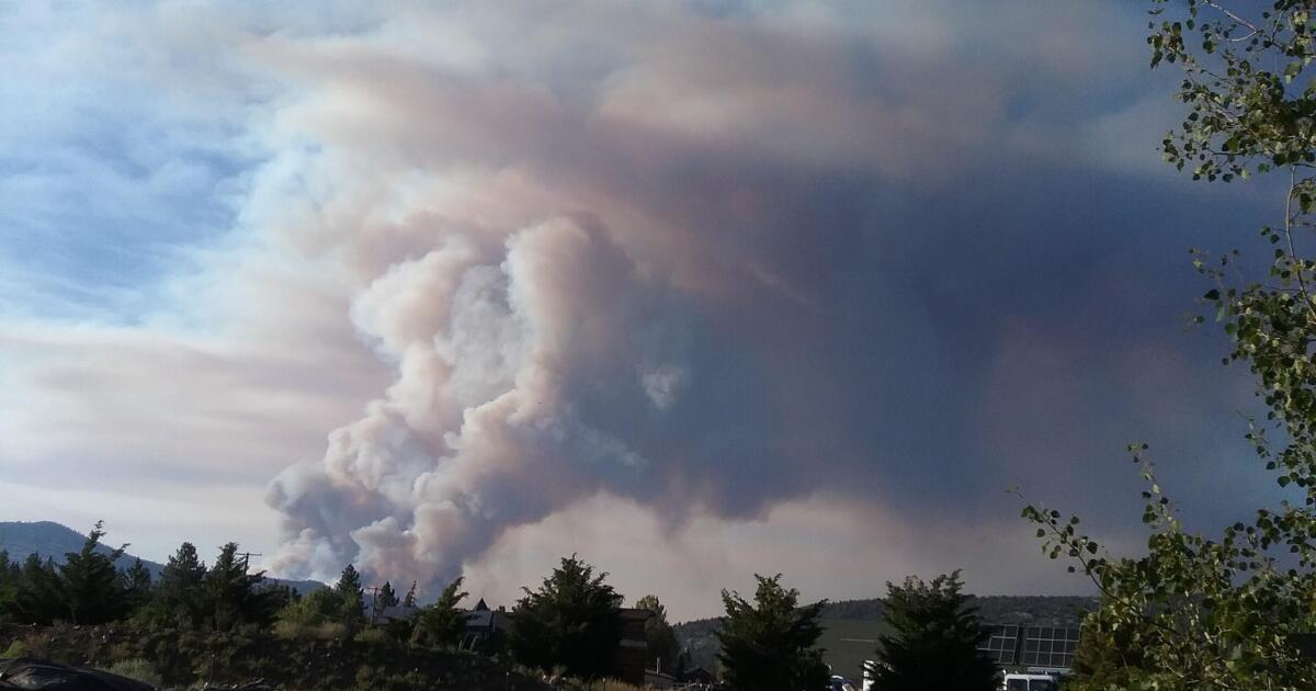 Evacuation orders lifted as Holcomb Fire reaches 1,200 acres | LAist