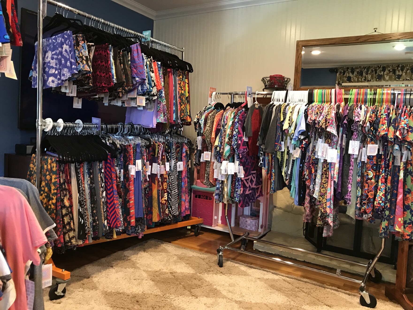 LuLaRoe: SoCal's $1 billion clothing company with an ace up its sleeve ...