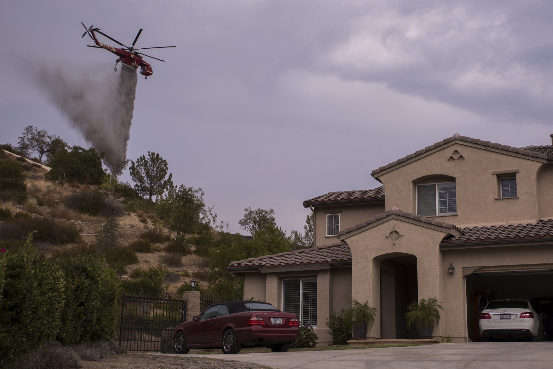 La Tuna Fire could have been a lot worse, firefighters say | LAist