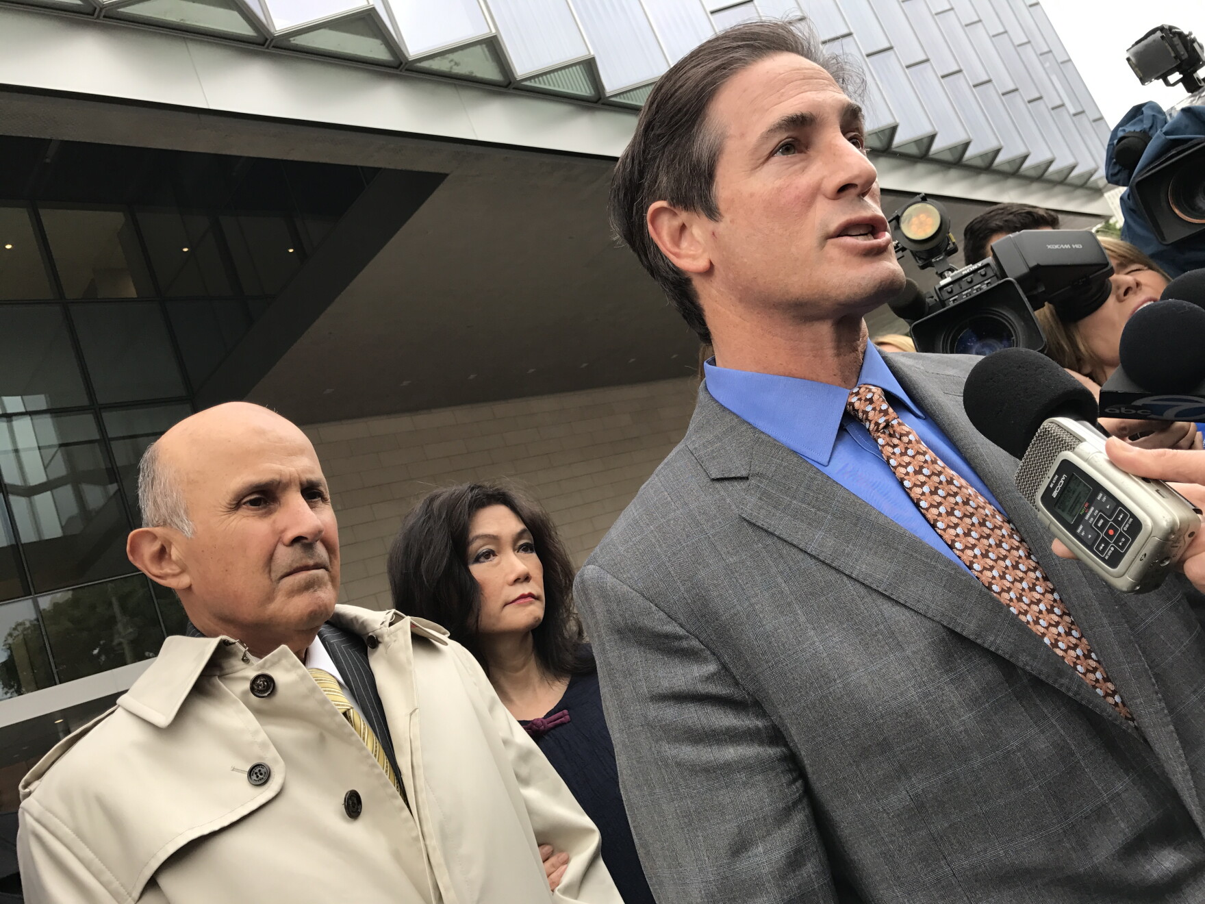 FBI agent: Conspiracy trail leads to former LA County Sheriff Lee Baca ...