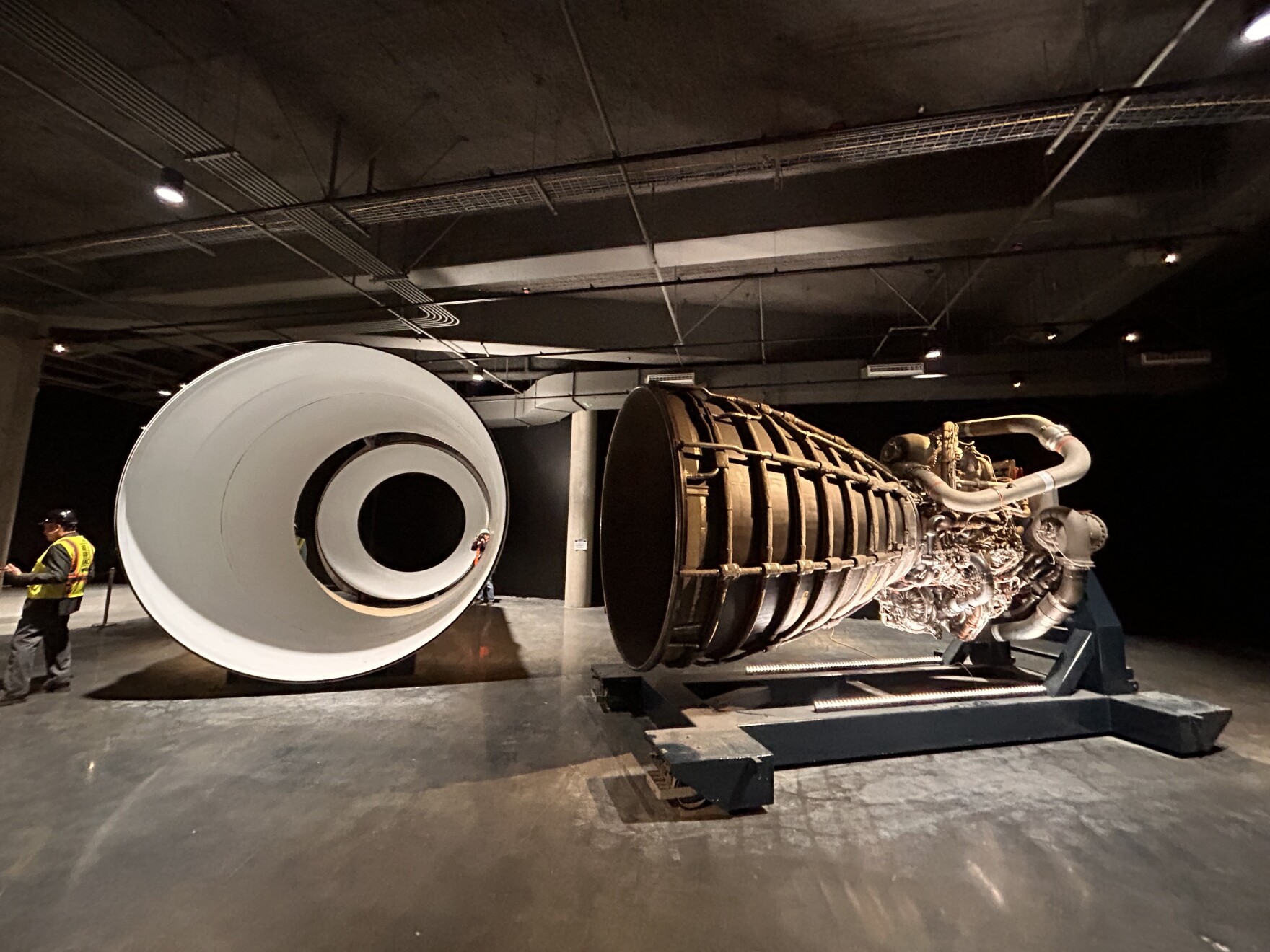 A peek inside the space shuttle Endeavour’s new home in Exposition Park ...