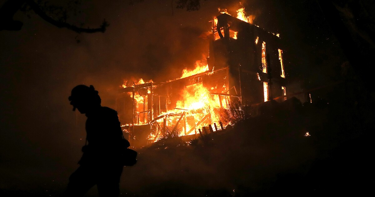 Update on Thomas fire: Over 130,000 acres burned, 10 percent contained ...